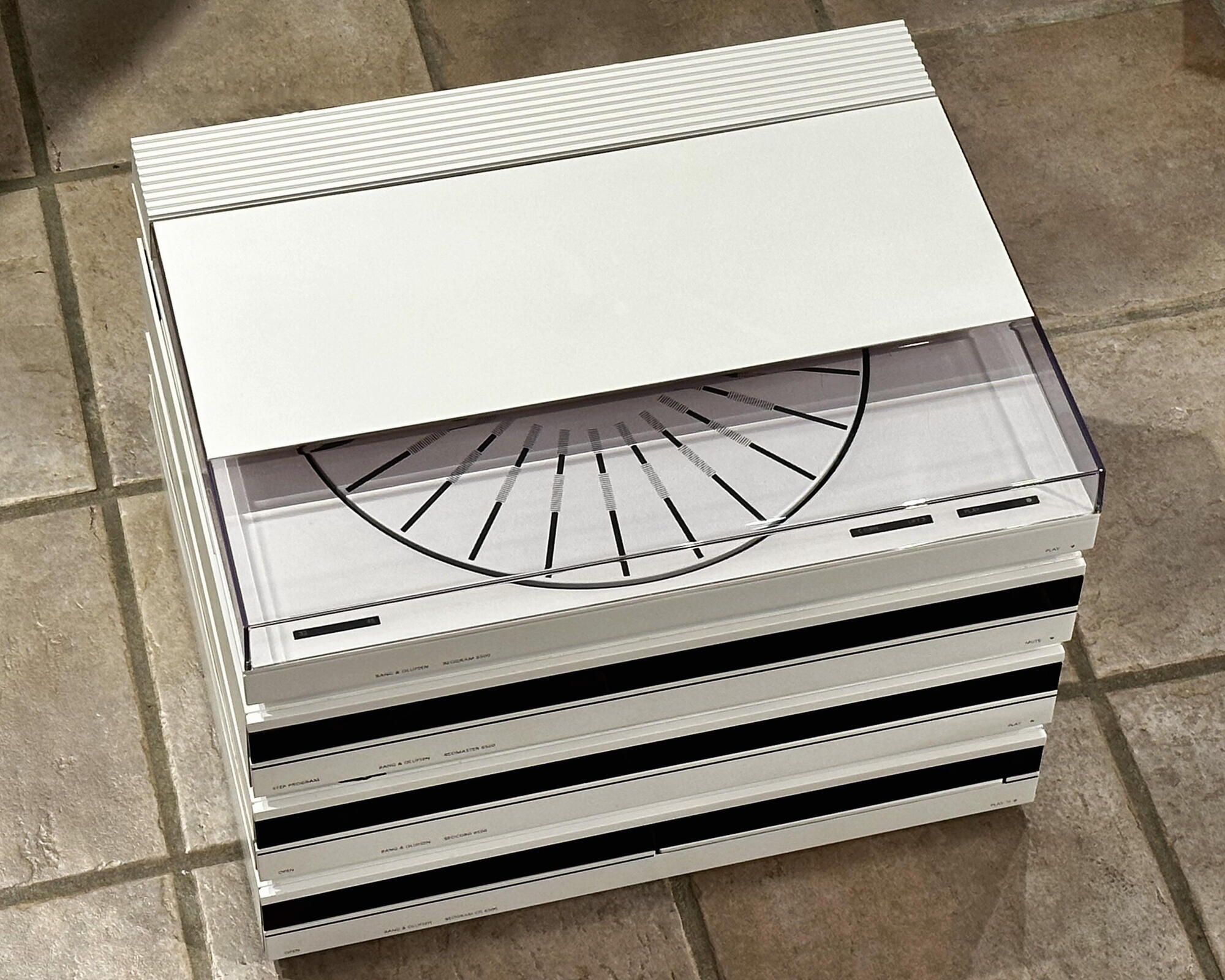 Beosystem 6500 White - radioogtveksperten.dk